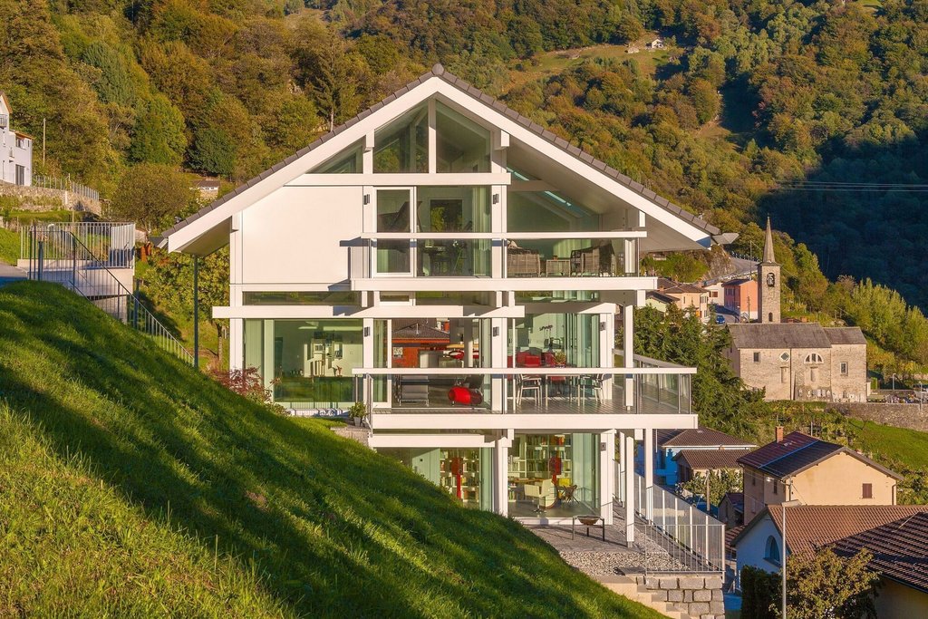 Building on slopes | HUF HAUS